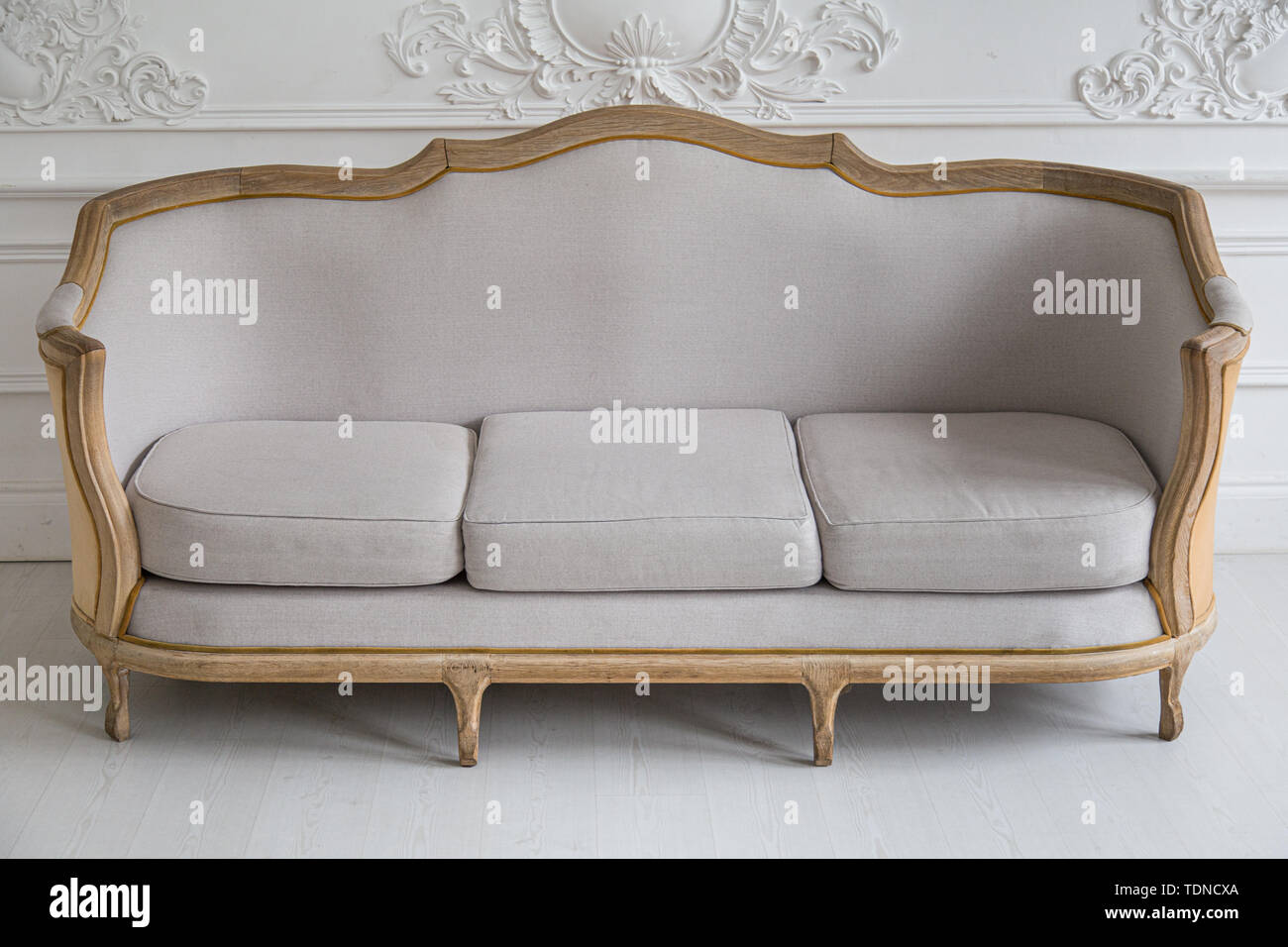 Historic room house large empty hi-res stock photography and images - Alamy