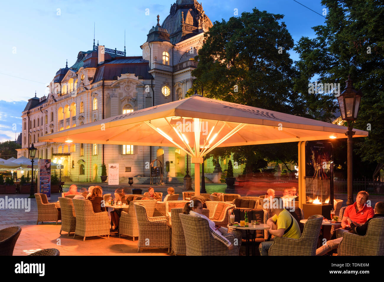 Kosice (Kaschau): main square Hlavna, State Theatre (right) in ...