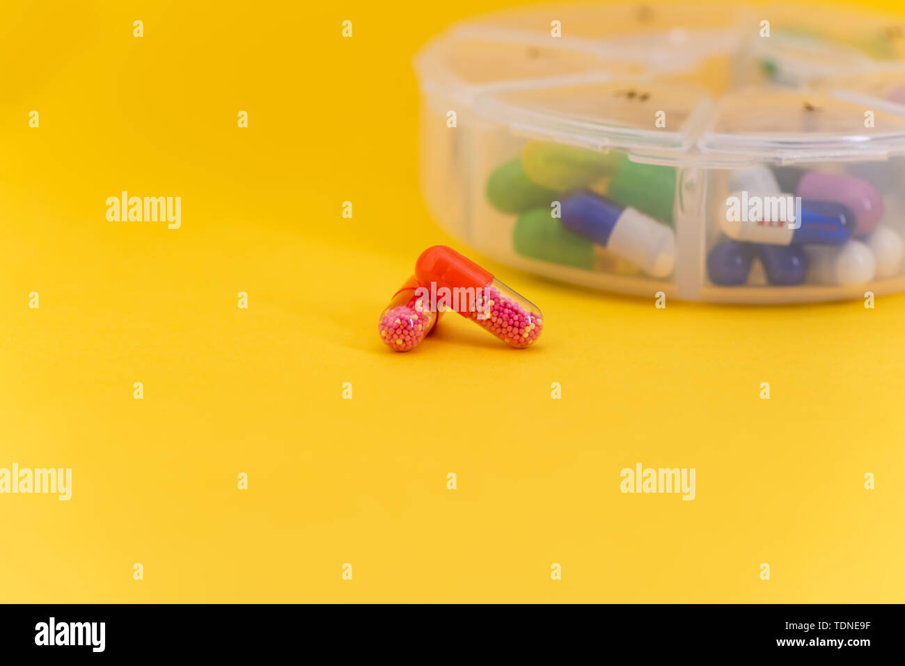 Medical drug capsules Stock Photo - Alamy