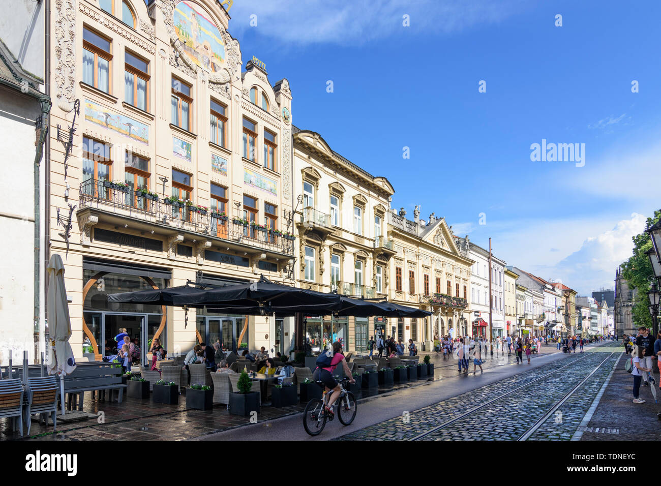 Kosice (Kaschau): main square Hlavna, hotel Slavia, restaurant in ...