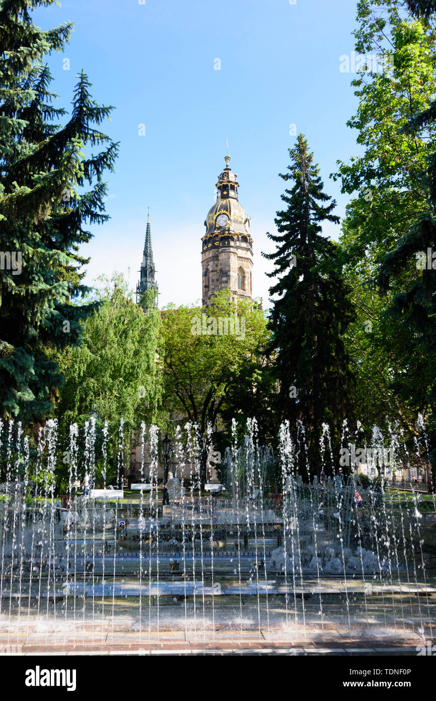 Kosice (Kaschau): main square Hlavna, State Theatre, fountain in ...