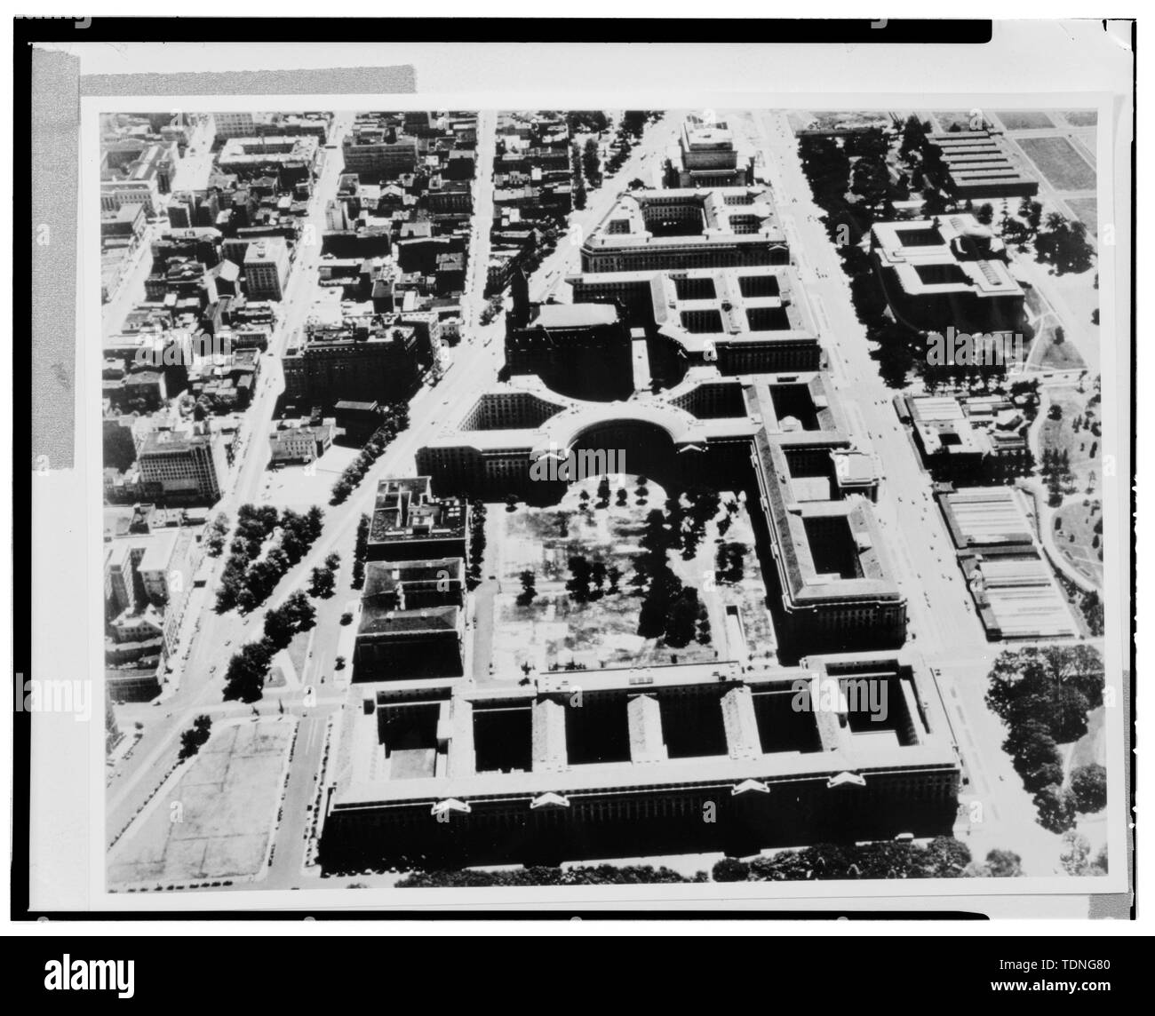 Irs headquarters building Black and White Stock Photos & Images - Alamy