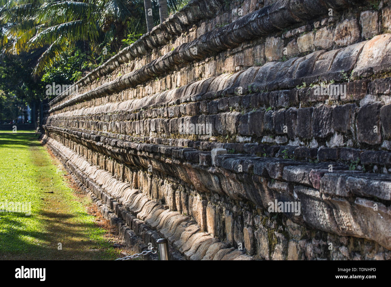 The outer wall of the Buddha tooth temple, Kangdi, Sri Lanka Stock ...