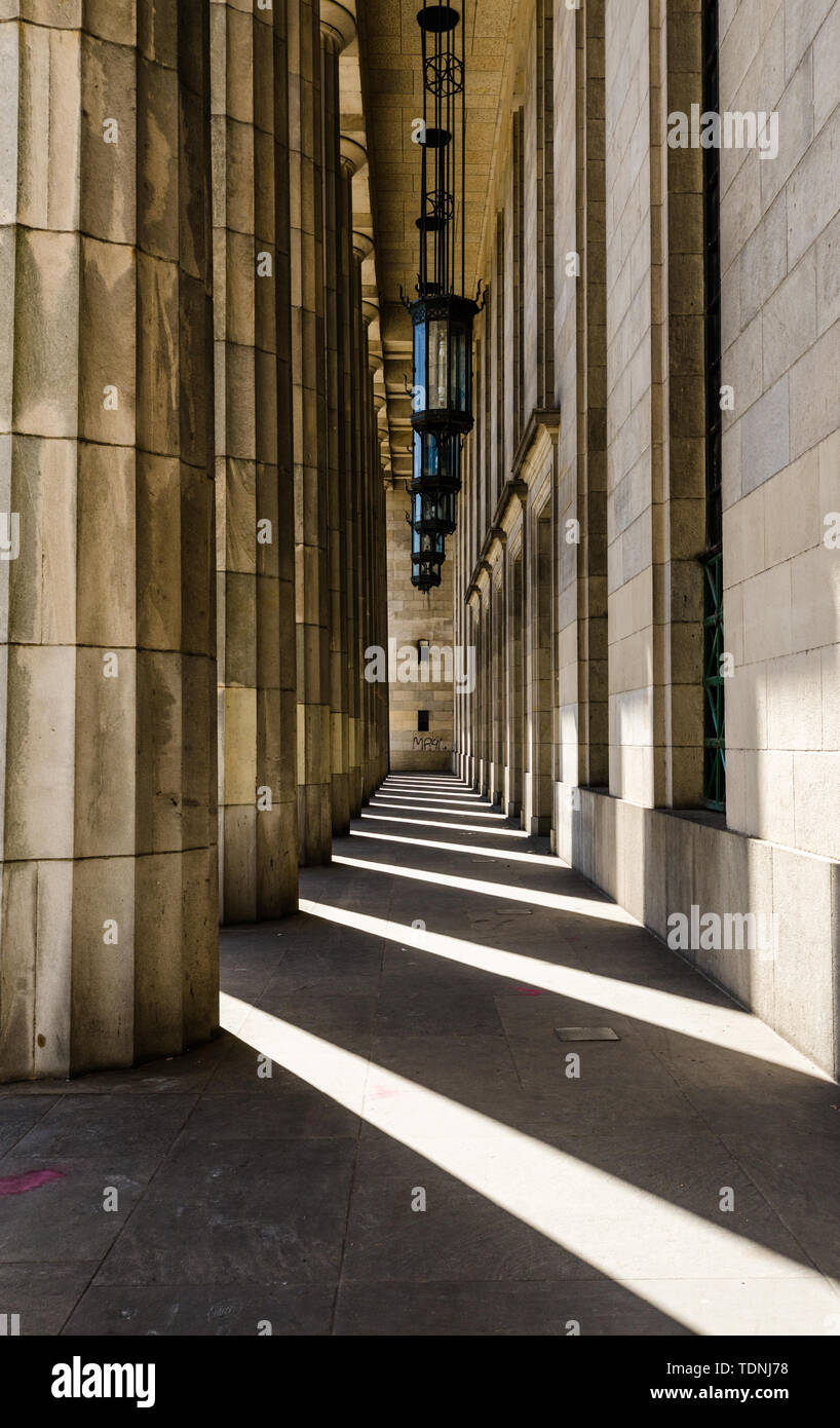 Abstract photo of columns with traditional architecture Stock Photo - Alamy