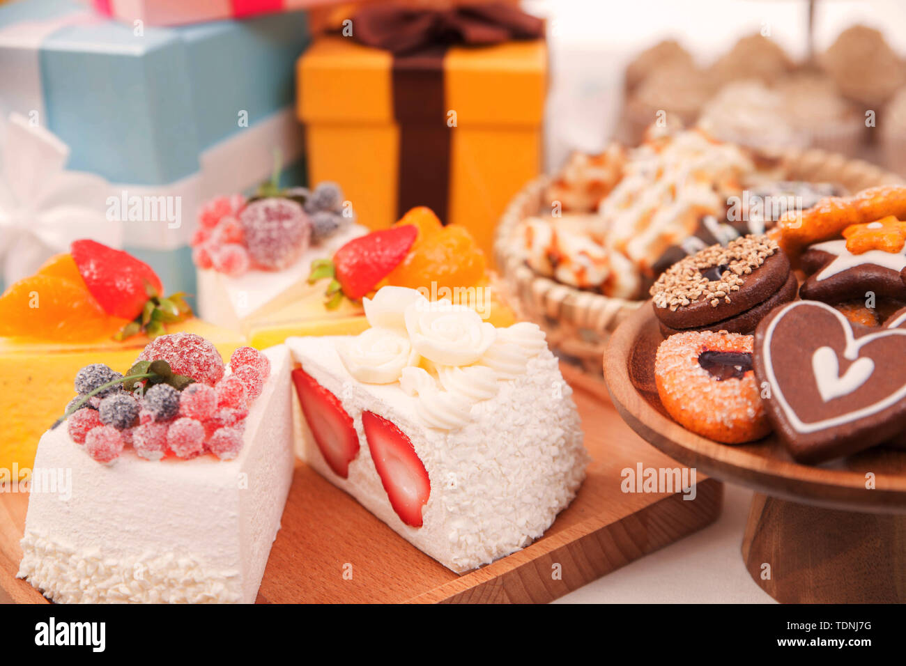 Classic baking hi-res stock photography and images - Alamy