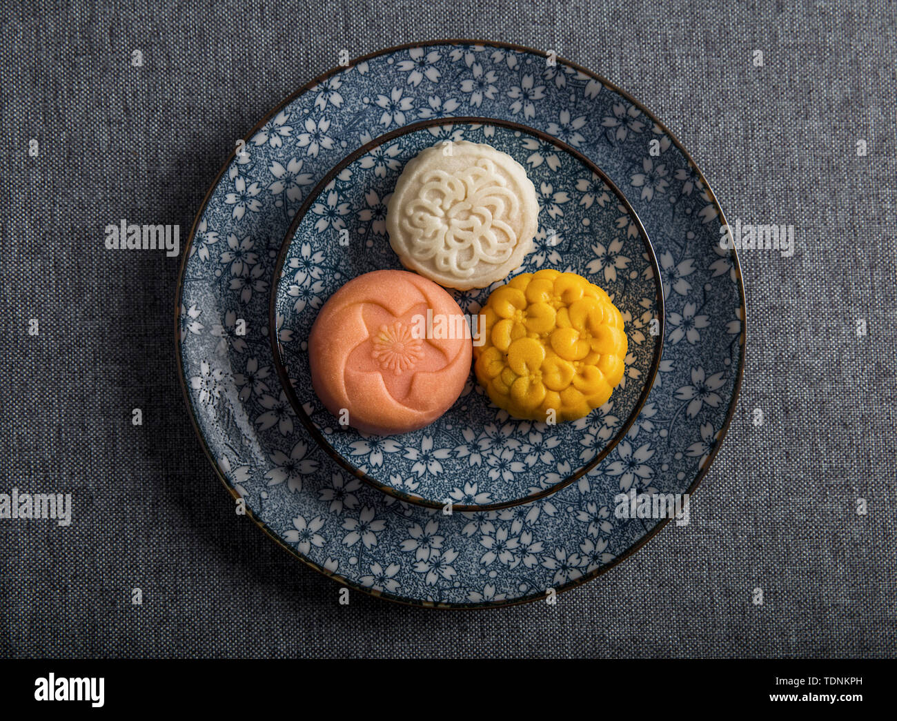 Iced mooncakes hi-res stock photography and images - Alamy