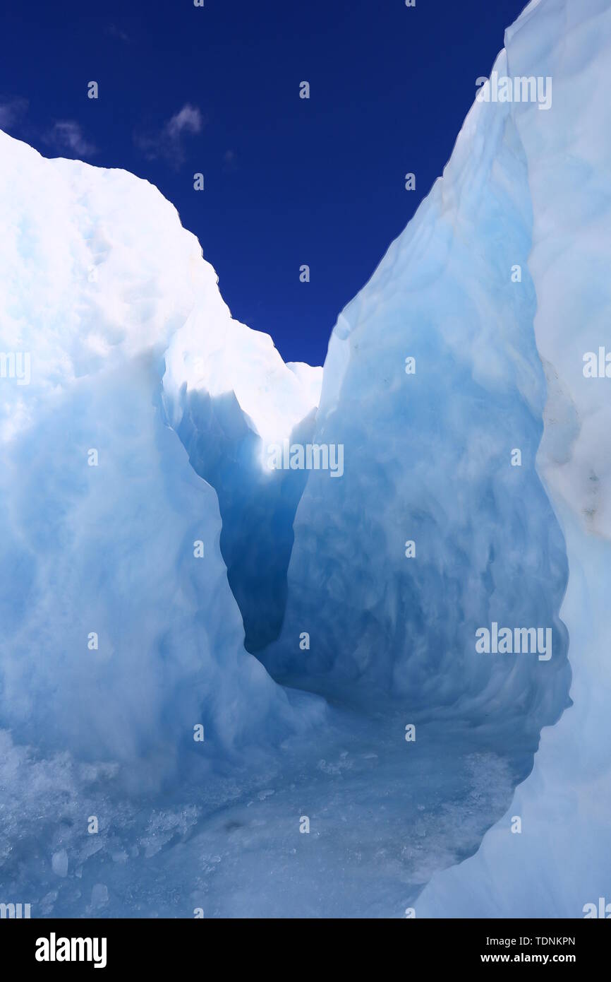 Small glaciers melting mountains hi-res stock photography and images ...