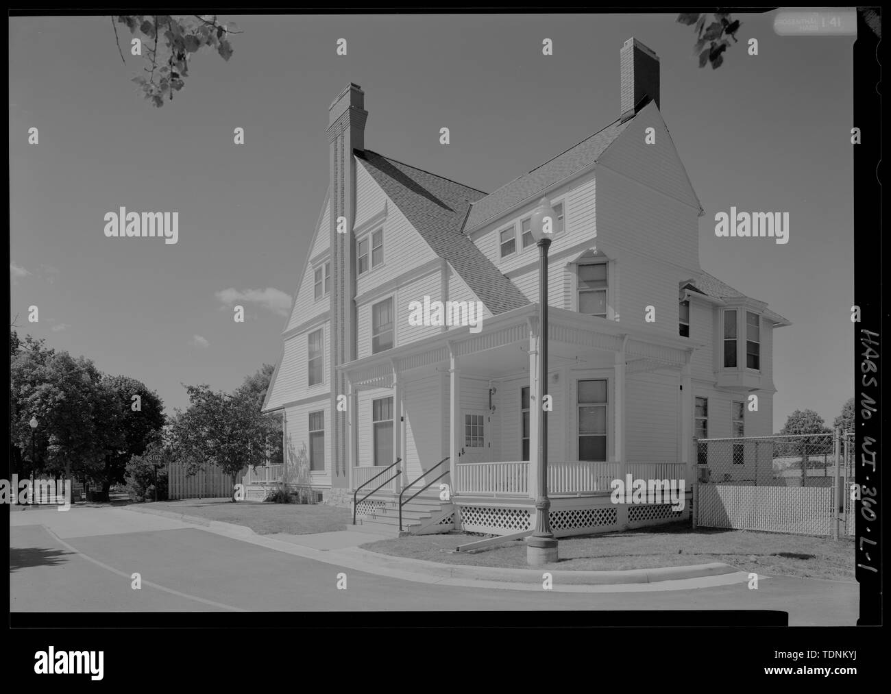 Perspective view from northeast of former Surgeon's Quarters. This ...