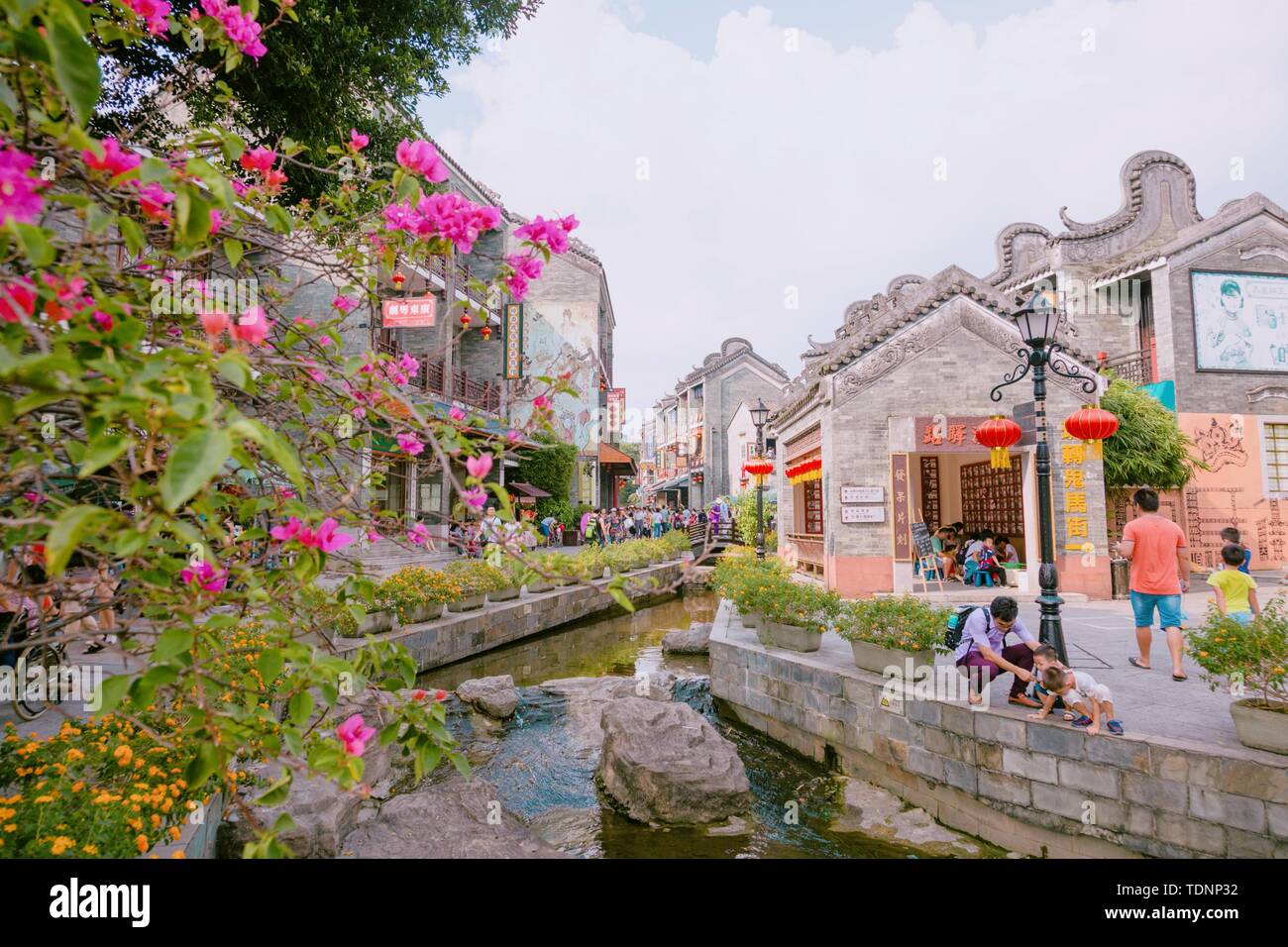 Traditional lingnan architecture hi-res stock photography and images ...