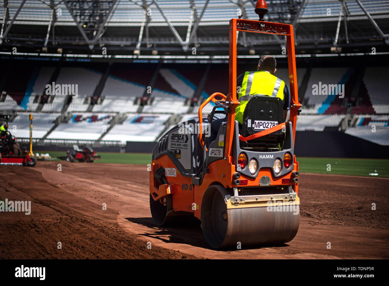 London stadium baseball hi-res stock photography and images - Alamy