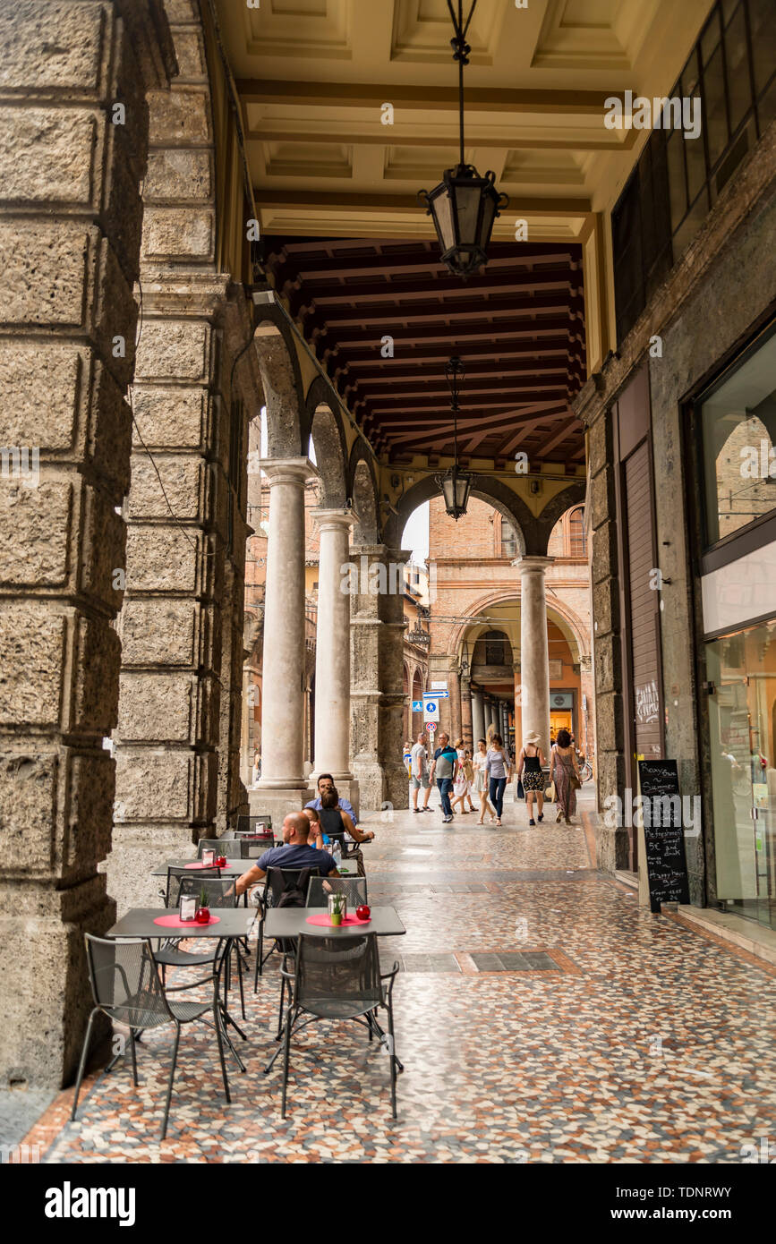 Bologna medieval portico hi-res stock photography and images - Alamy