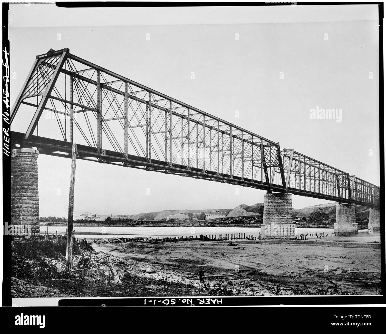 Photocopy from George S. Morison's The Sioux City Bridge, 1890 ...