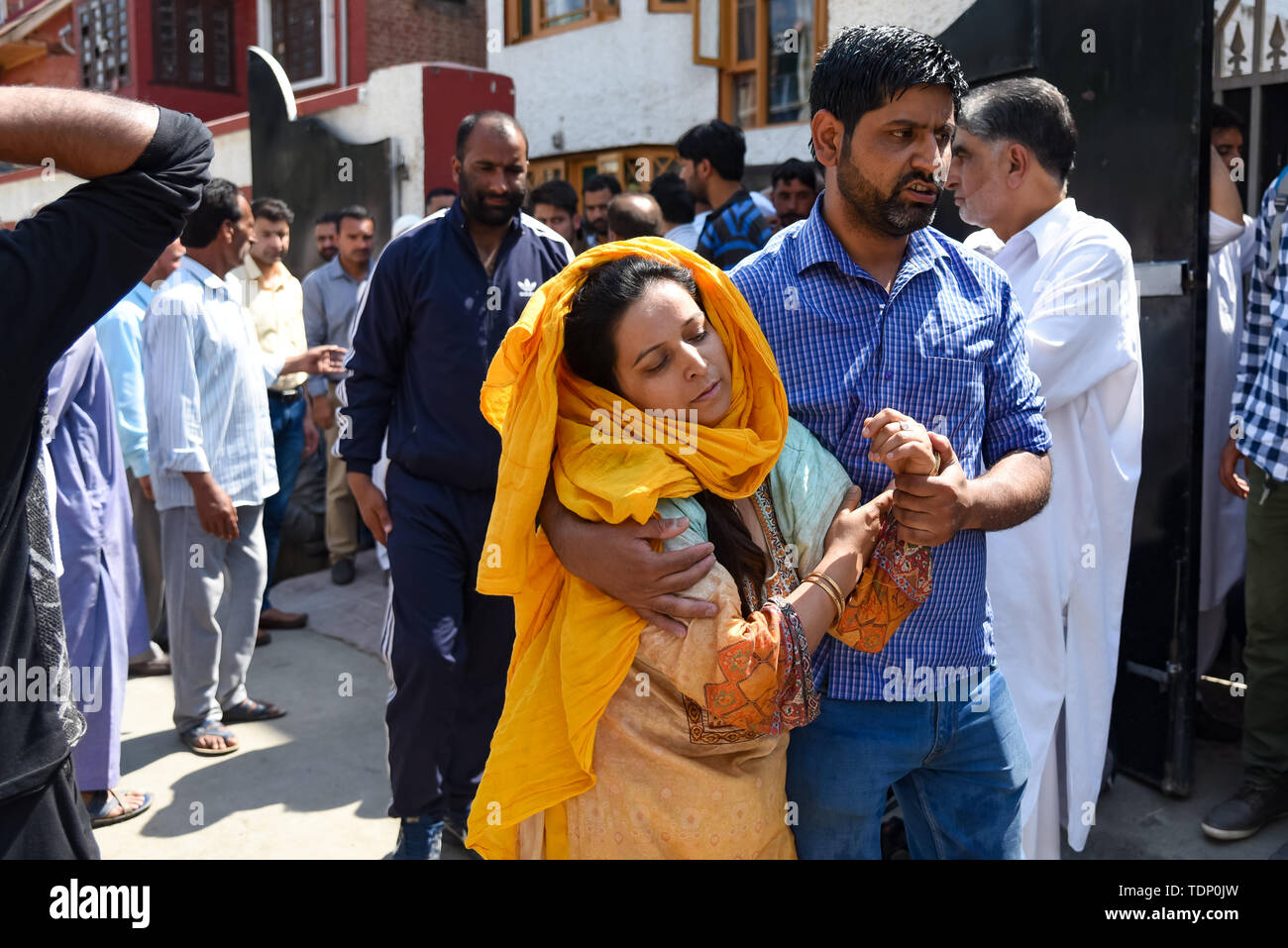 Indian funeral procession hi-res stock photography and images - Alamy