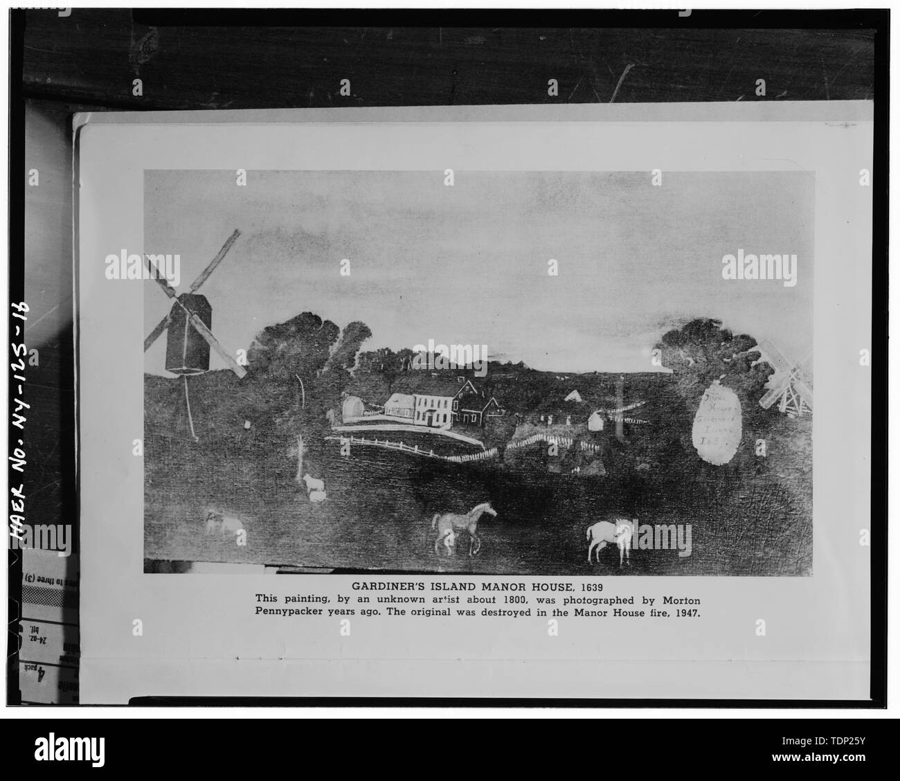 East hampton windmill house hi-res stock photography and images - Alamy