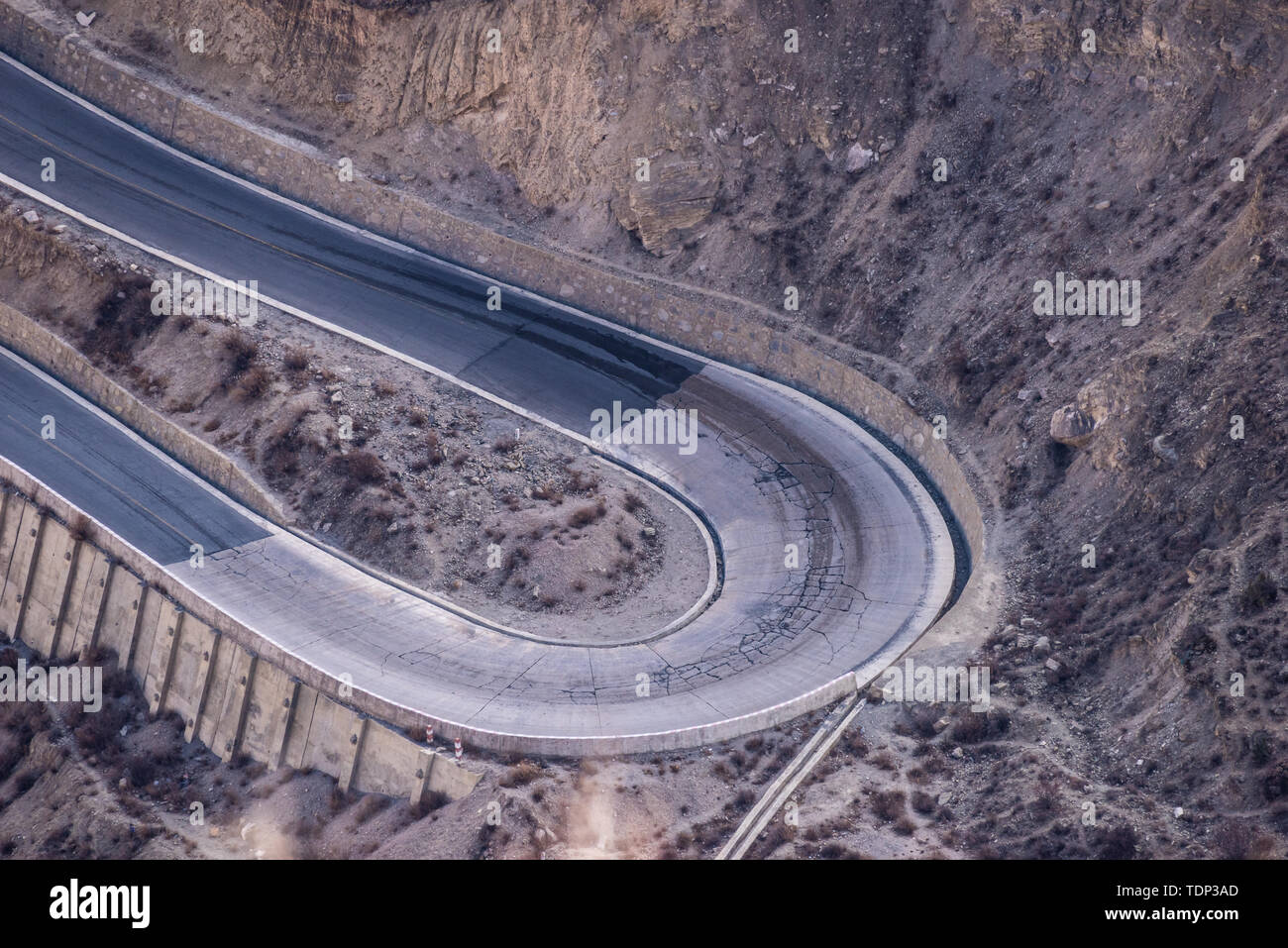 U shaped road hi-res stock photography and images - Alamy