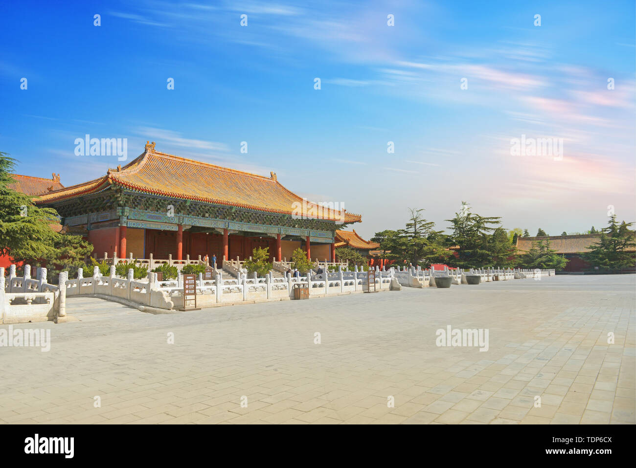 Ancient Chinese Architecture Stock Photo - Alamy