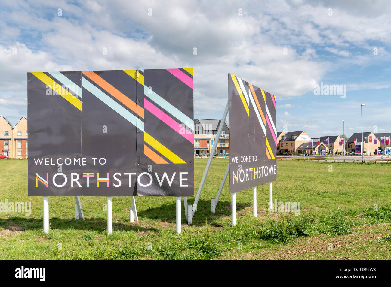 Housing development billboards hi-res stock photography and images - Alamy