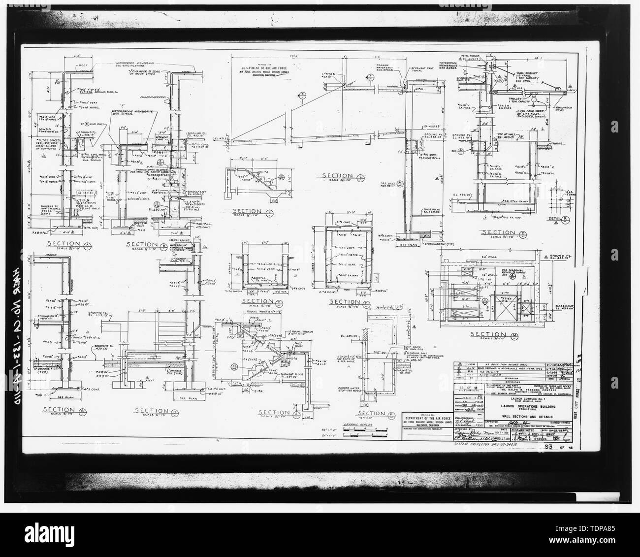 Vandenberg air force base launch Black and White Stock Photos & Images ...