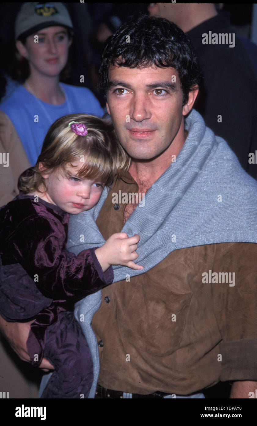 Nov 14, 1998; Los Angeles, CA, USA; Actor ANTONIO BANDERAS with ...