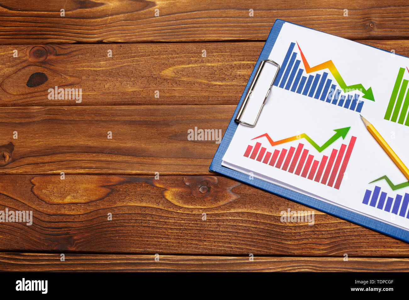 Business table chart hi-res stock photography and images - Alamy