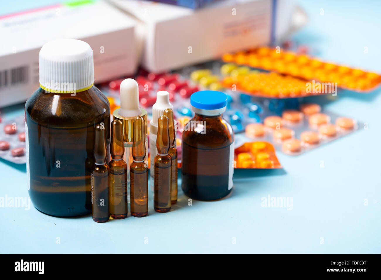 Pile of pills Stock Photo - Alamy