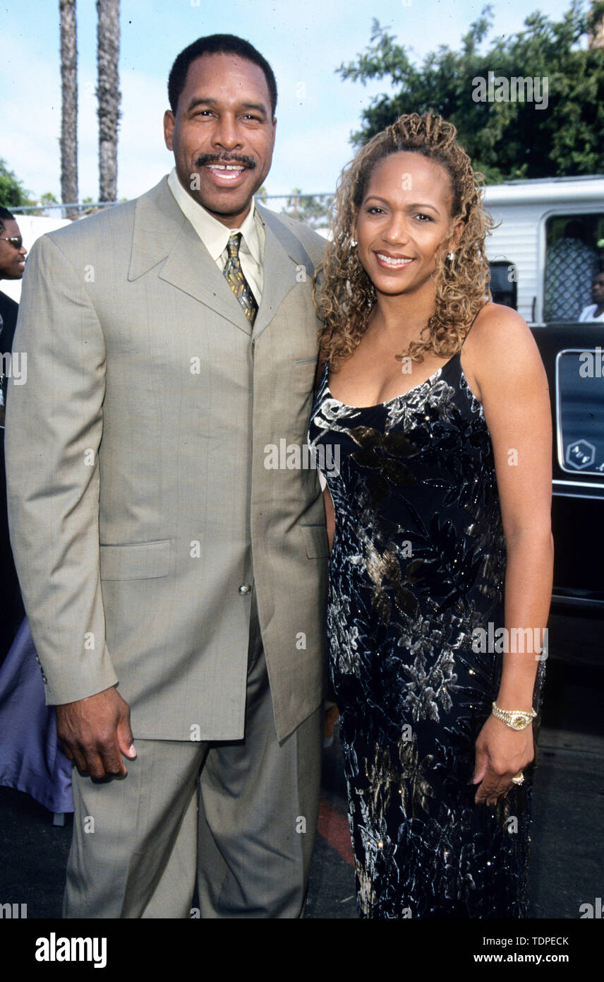Mar 09, 1999; Los Angeles, CA, USA; DAVE WINFIELD and Wife at the '1999 ...