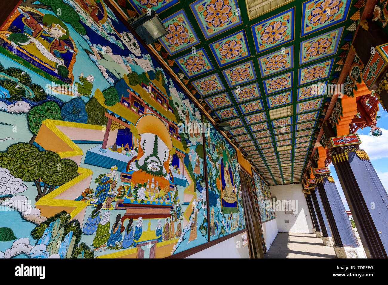 Darjilin temple hi-res stock photography and images - Alamy