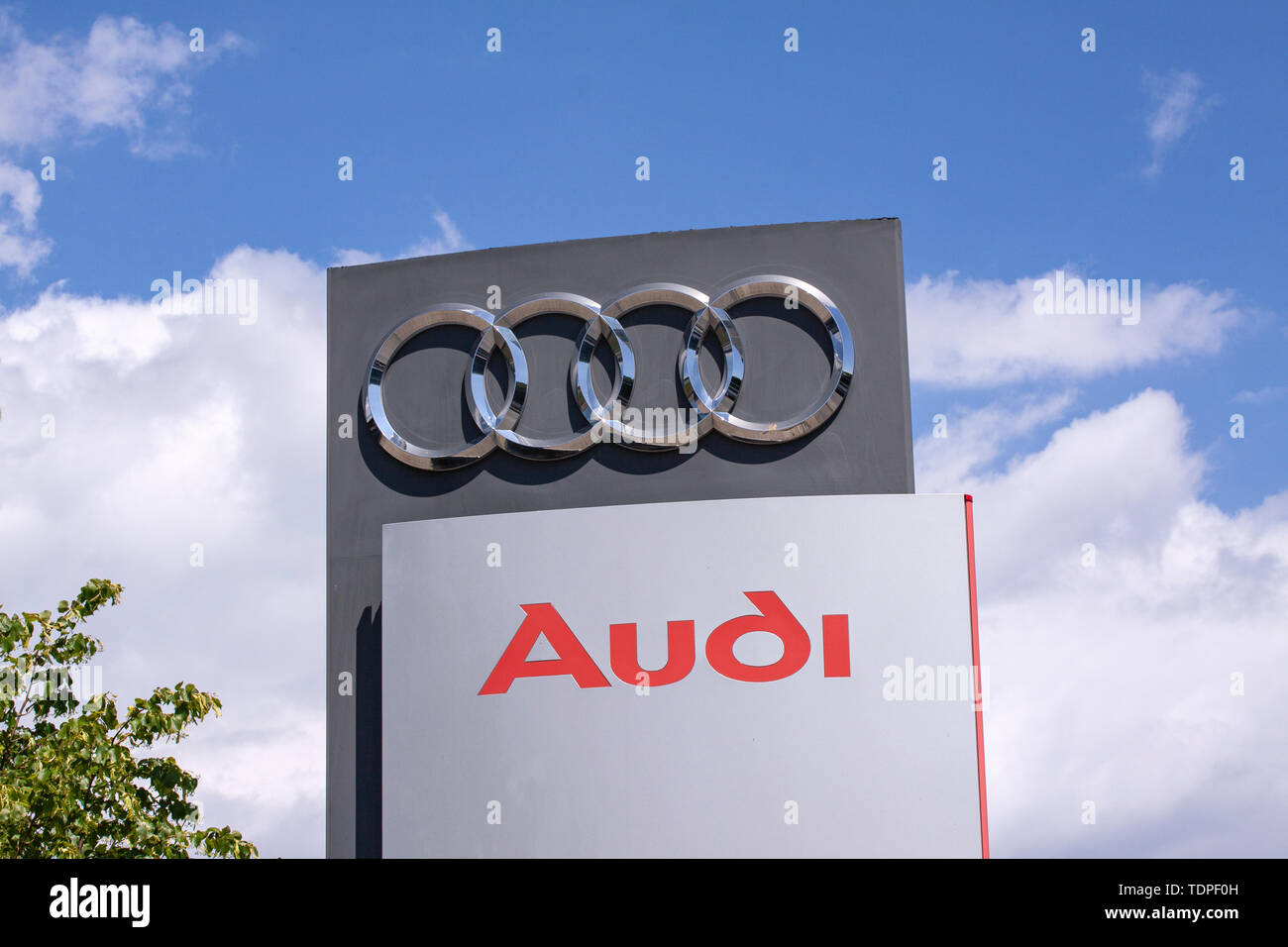 Roots group automobile hi-res stock photography and images - Alamy