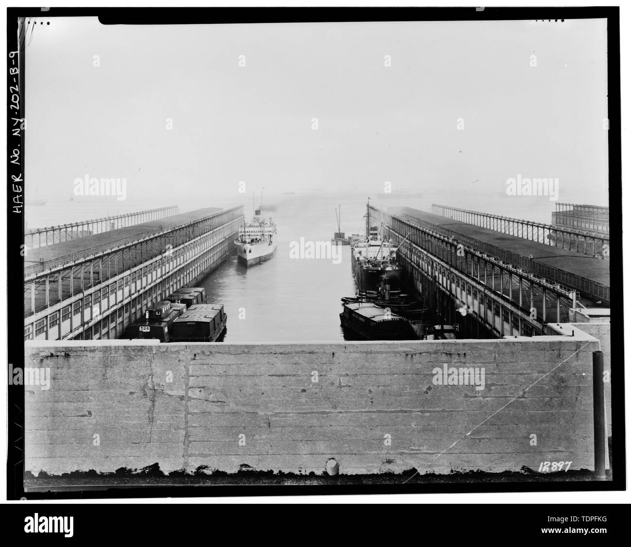 Brooklyn army base Black and White Stock Photos & Images - Alamy