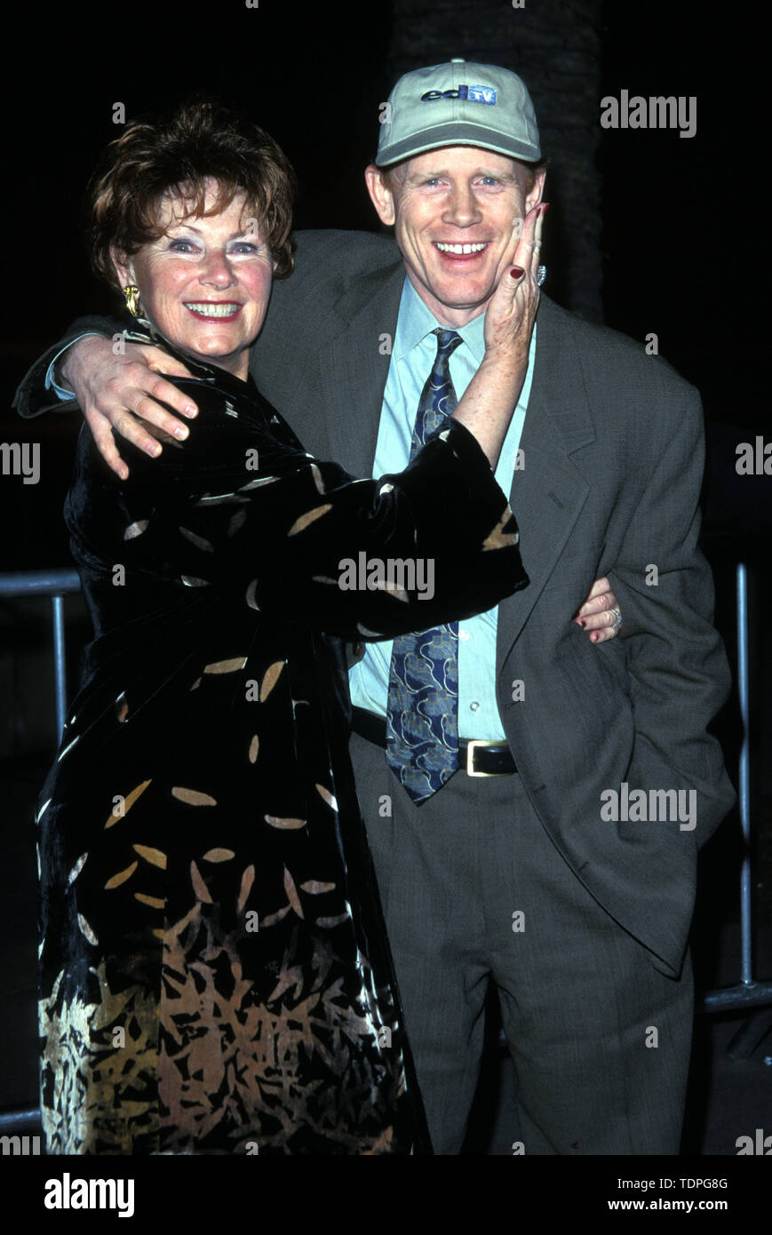 Actress MARION ROSS with actor/director RON HOWARD @ the 'EdTV' movie ...
