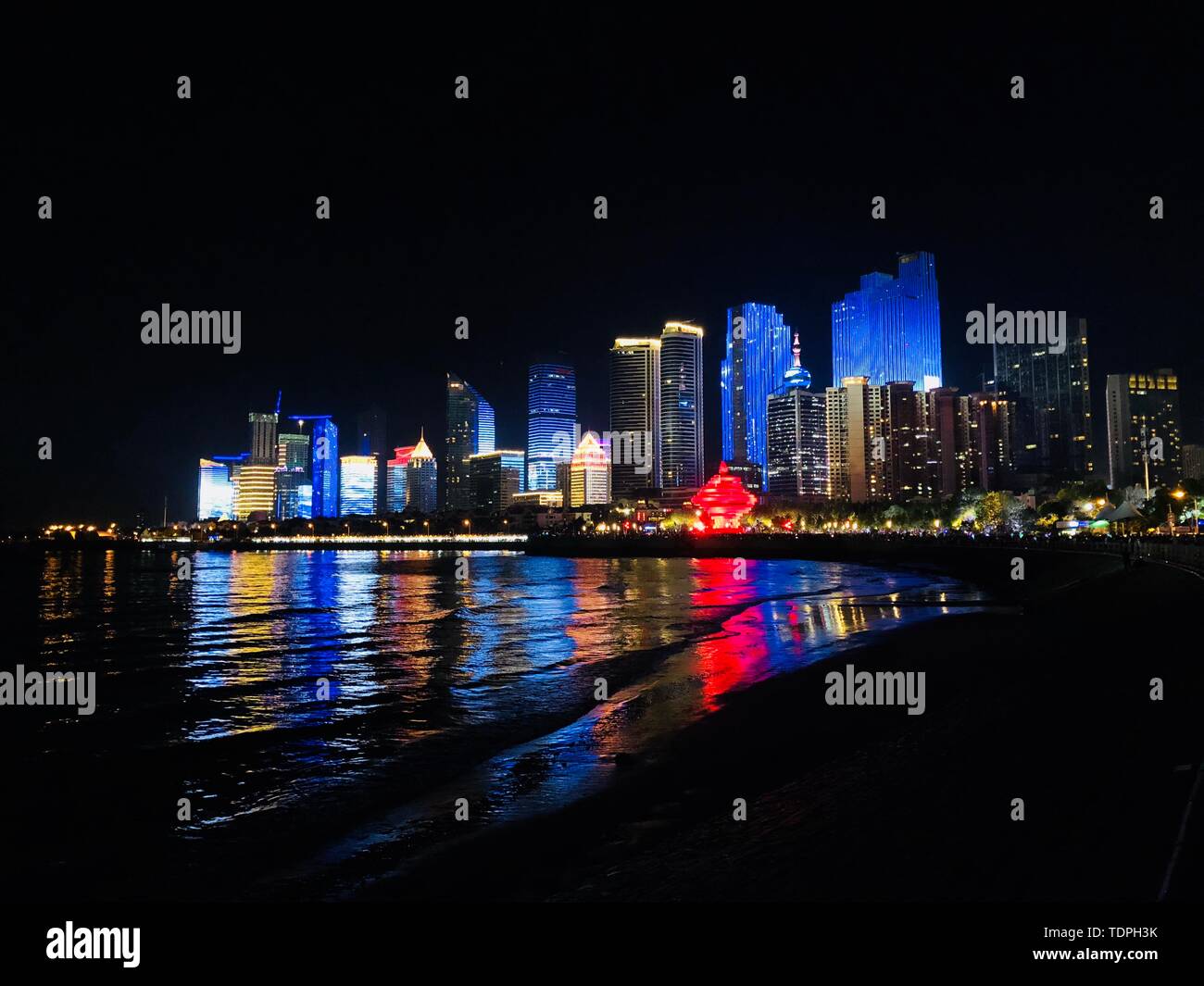 Night view of the road Stock Photo - Alamy