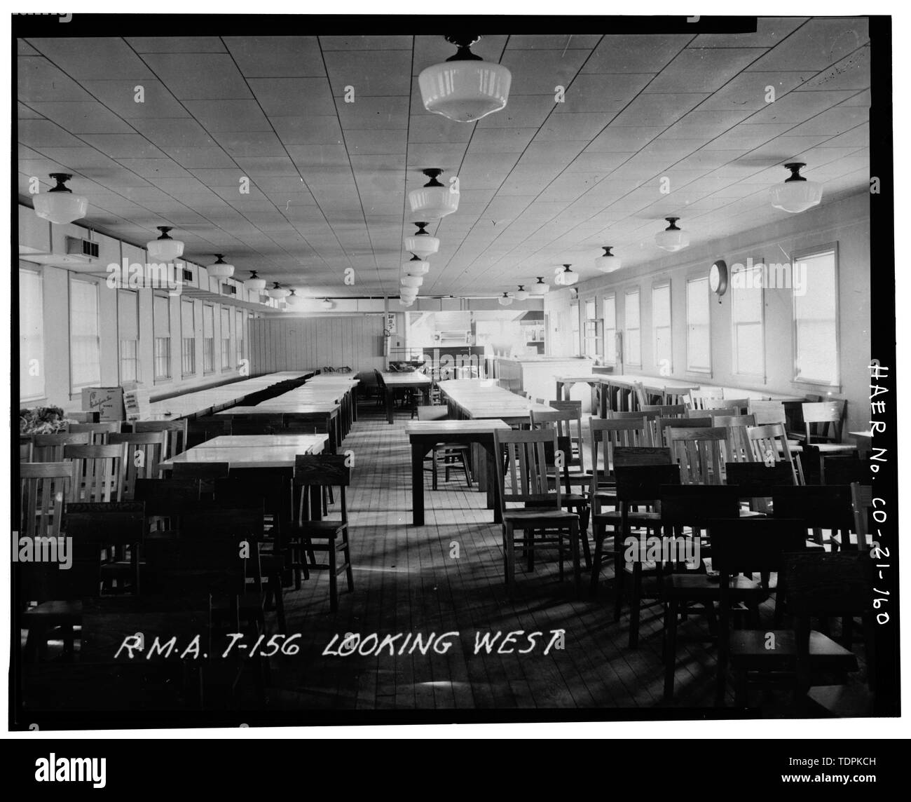 Army mess hall hi-res stock photography and images - Alamy