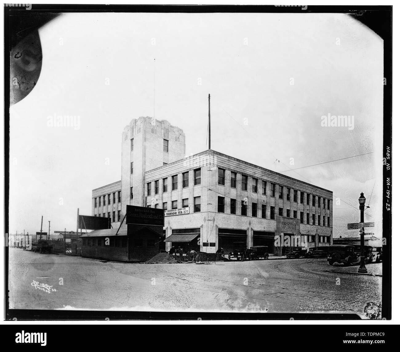 Historical photograph department store hi-res stock photography and ...
