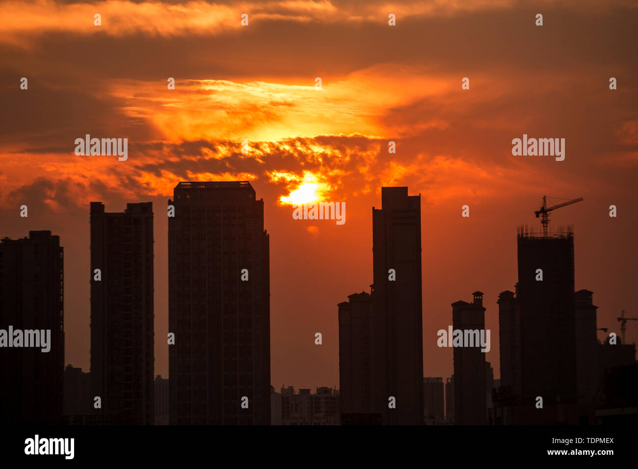Night scenery city buildings hi-res stock photography and images - Alamy