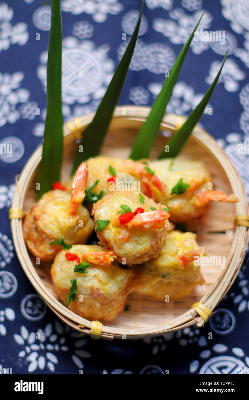 Golden shrimp balls hi-res stock photography and images - Alamy