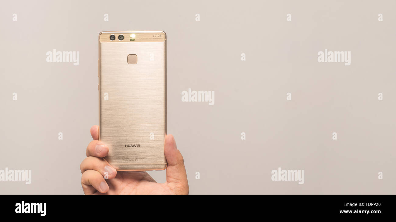 Pick up your phone hi-res stock photography and images - Alamy