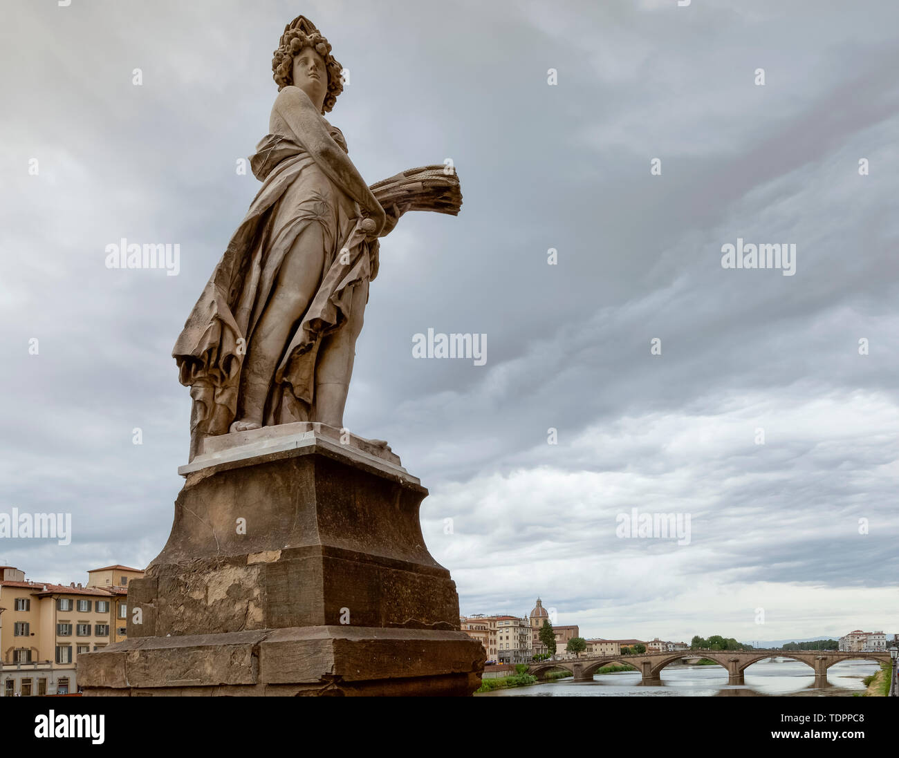Arno florence statue hi-res stock photography and images - Alamy
