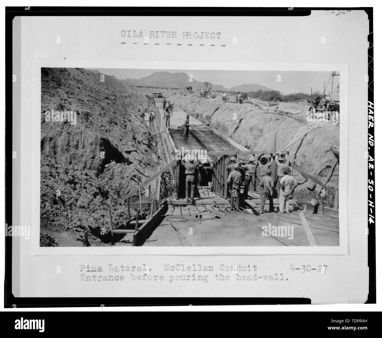 Pima irrigation hi-res stock photography and images - Alamy