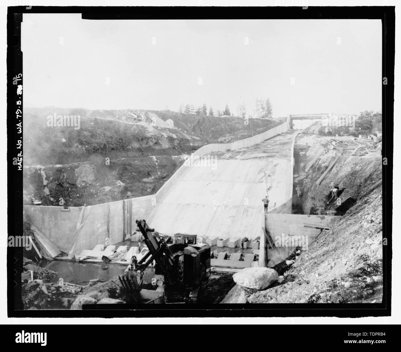 Radial gates hi-res stock photography and images - Alamy
