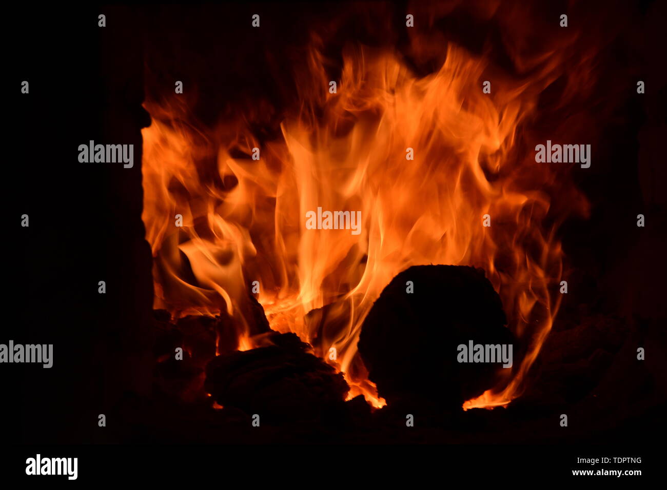 Dynamic flame hi-res stock photography and images - Alamy