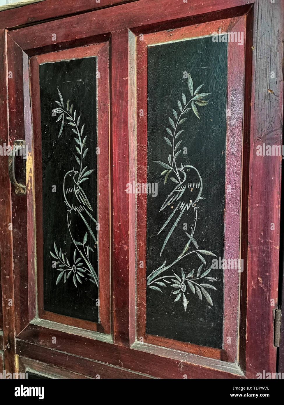 Carved patterns on old Chinese furniture Stock Photo - Alamy
