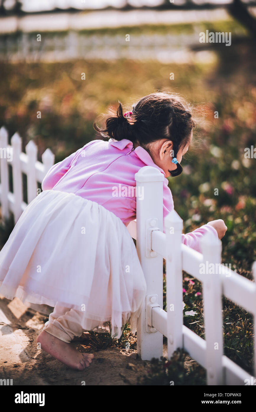 Portrait of desert children Stock Photo - Alamy