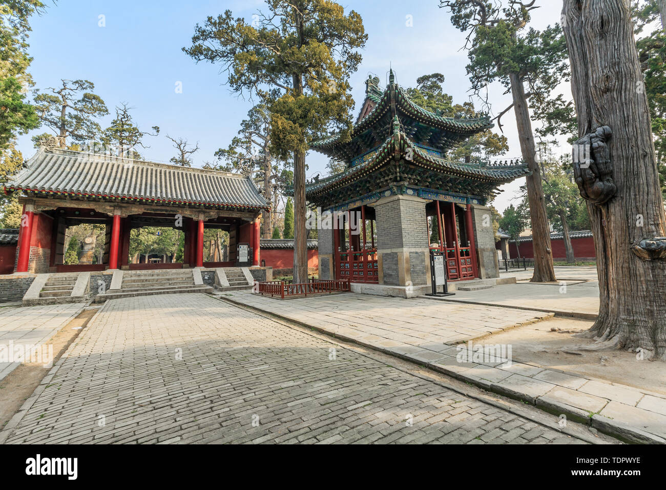 Mengzi Mengmiao Kangxi Imperial Stele Pavilion, Zoucheng City, Shandong ...