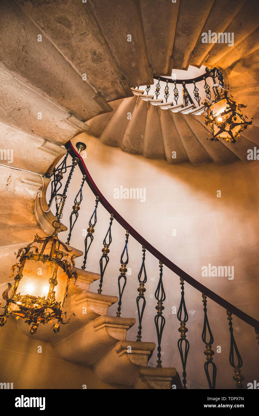 Spiral staircase castle hi-res stock photography and images - Alamy