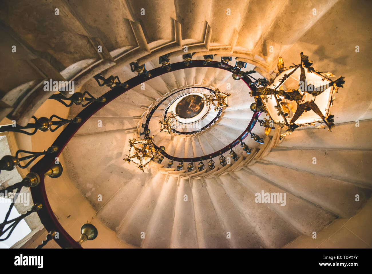 Spiral staircase castle hi-res stock photography and images - Alamy