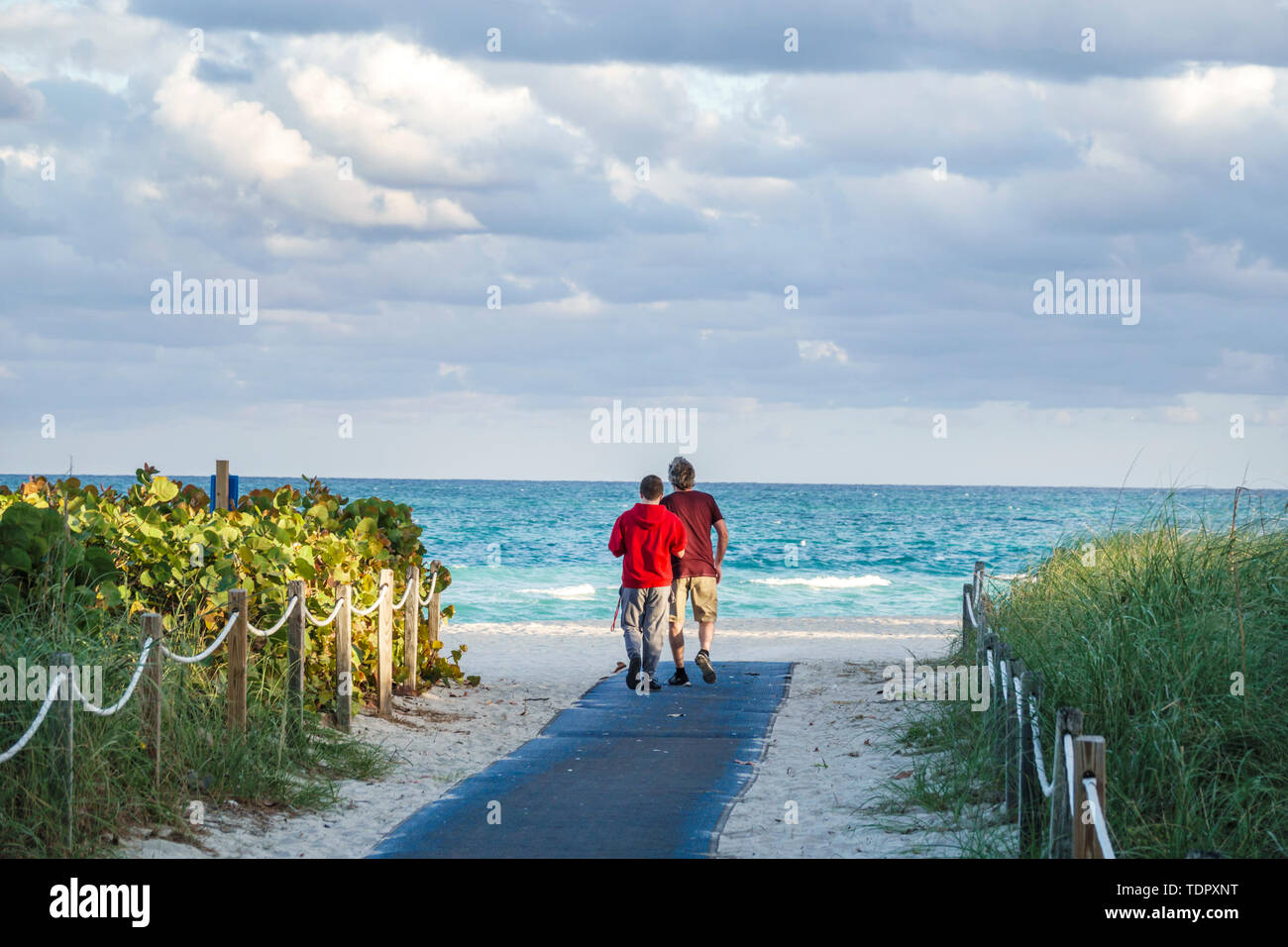 Disabled beach access hi-res stock photography and images - Alamy