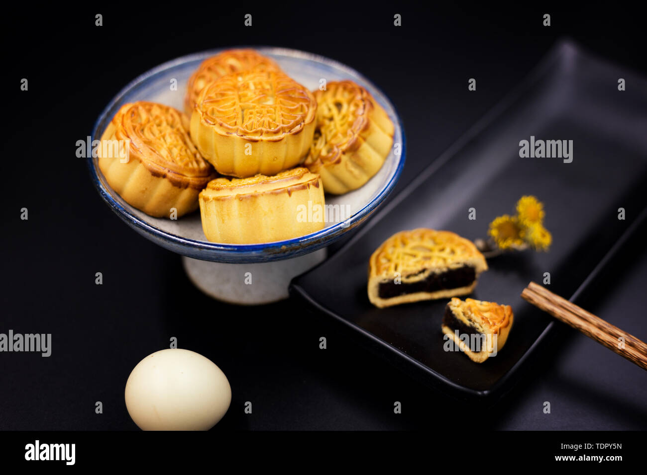 Chinese traditional cuisine Mid-Autumn Festival moon cake tea set Stock ...