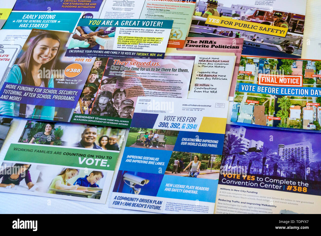 Campaign flyers hi-res stock photography and images - Alamy