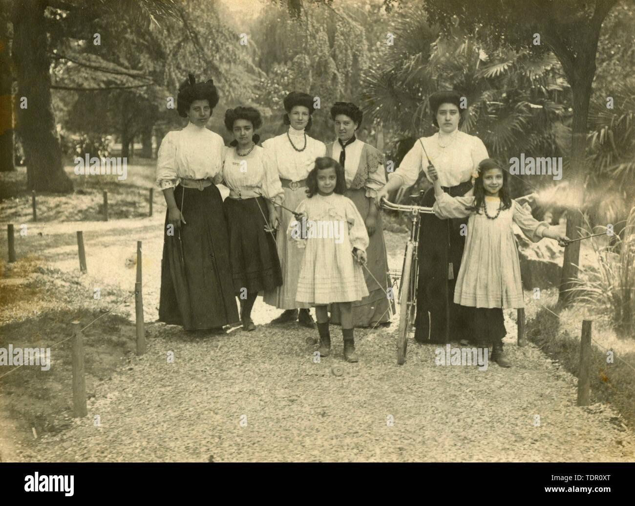 1908 children hi-res stock photography and images - Alamy