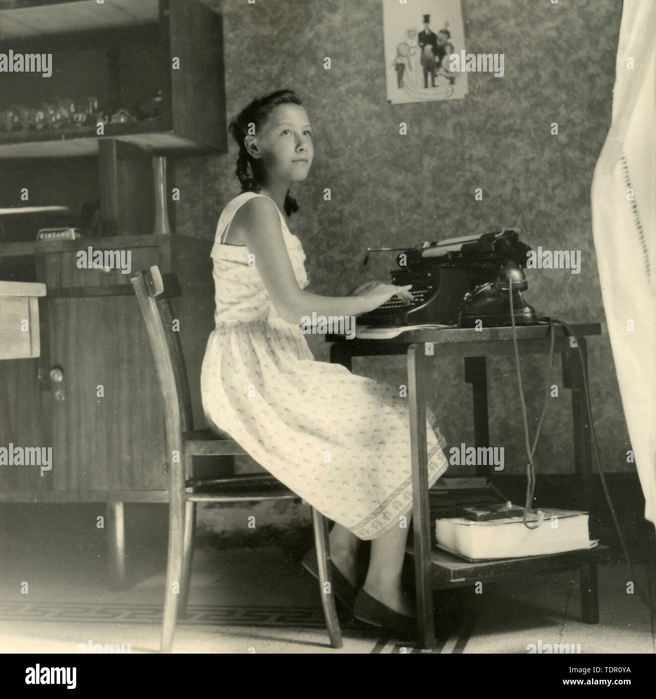 Typewriter 1950s hi-res stock photography and images - Alamy
